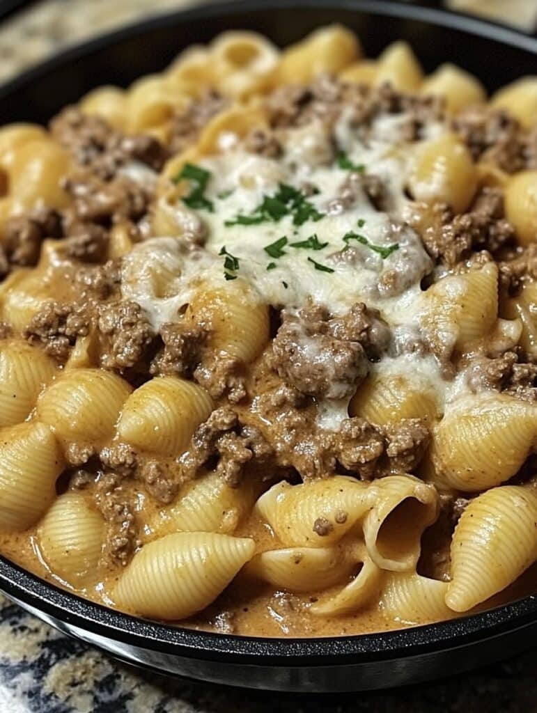 One-Pot Creamy Beef and Shells - Easy sweet meal