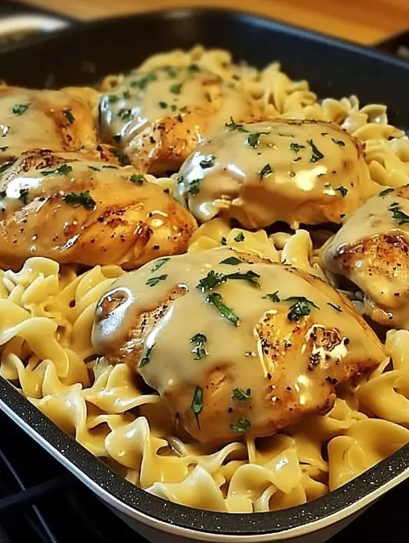 One-Pan Chicken with Buttered Noodles - Easy sweet meal