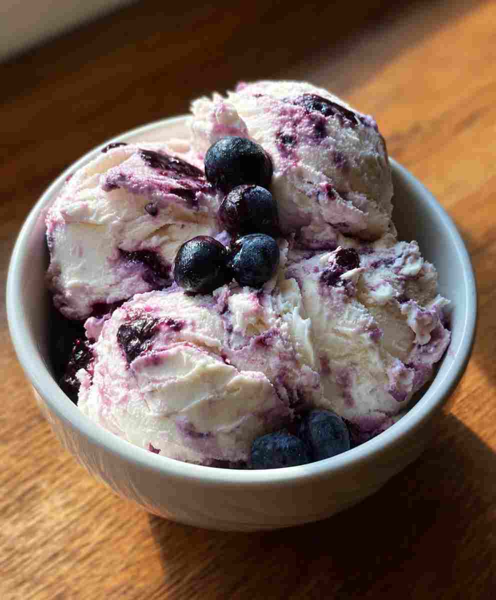 Blueberry Cottage Cheese Ice Cream - Easy sweet meal